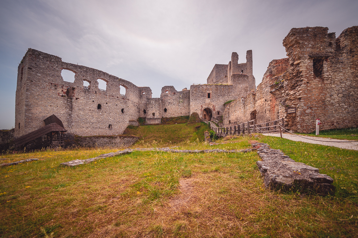 Hrad Rabí - nejrozlehlejší hradní zřícenina v Čechách • GreenMind.cz ...